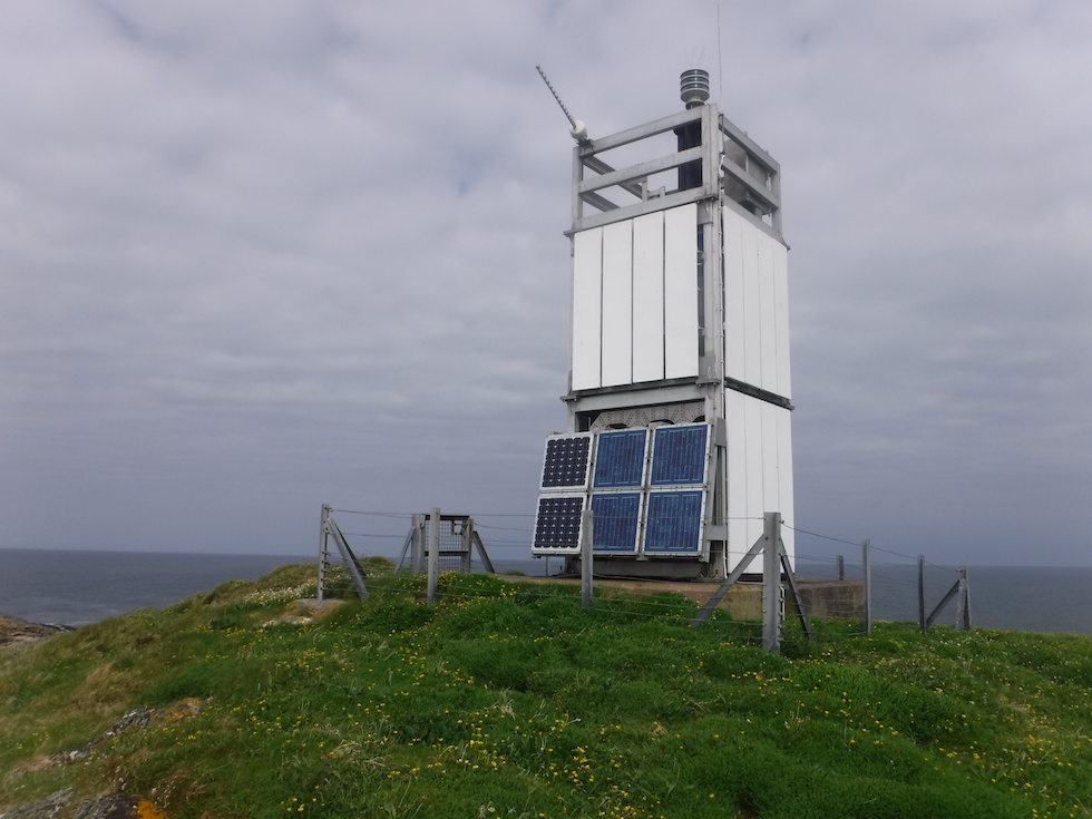 A single Hebridian lighthouse – uklighthousetour