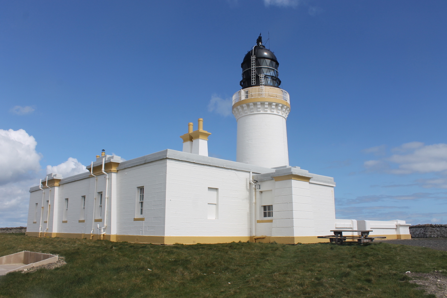 Sunshine at Noss Head! – uklighthousetour